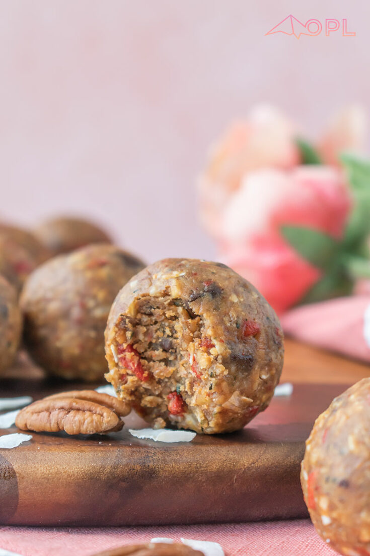 Paleo Goji Berry Protein Bites (5 Min Prep Time, Clean Cold Snack)